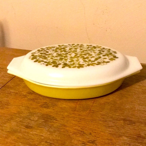 Pyrex | Kitchen | Vintage Pyrex 12 Q Divided Dish Green Grapes Verde ...